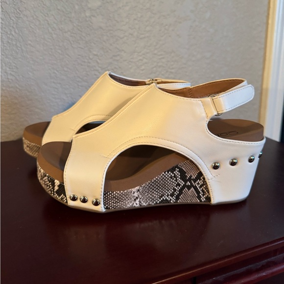 Corkys | Shoes | Nwot Corkys Carley Cream Wedge Sandals With Snake ...